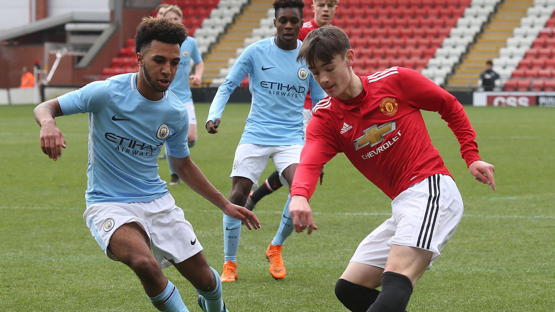 Les U18 sacrés champions | Manchester United - Site Officiel