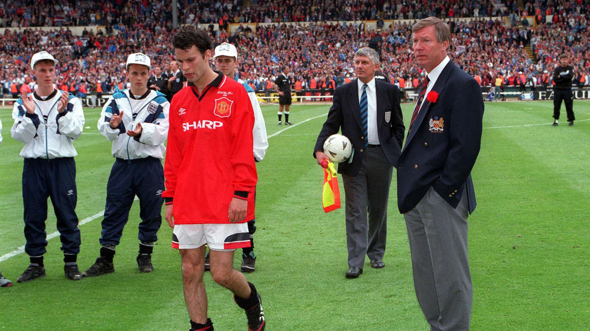 Echoes of 1995 | Manchester United