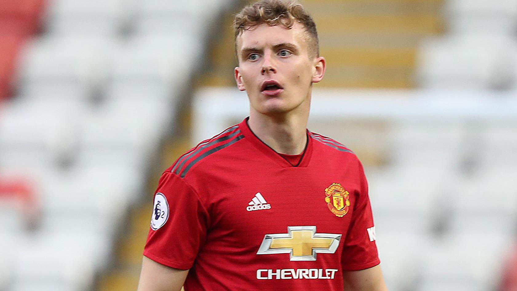 United midfielder Ethan Hamilton joins Rochdale on loan | Manchester United