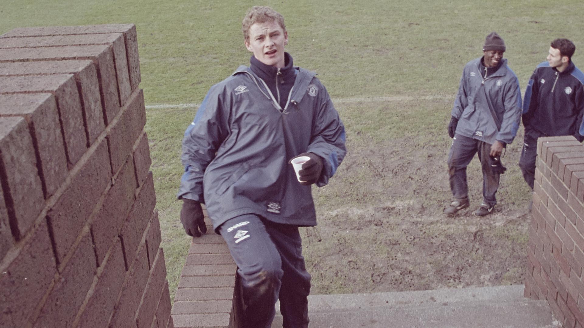 Gallery of TBT photos of Man Utd at The Cliff training ground ...