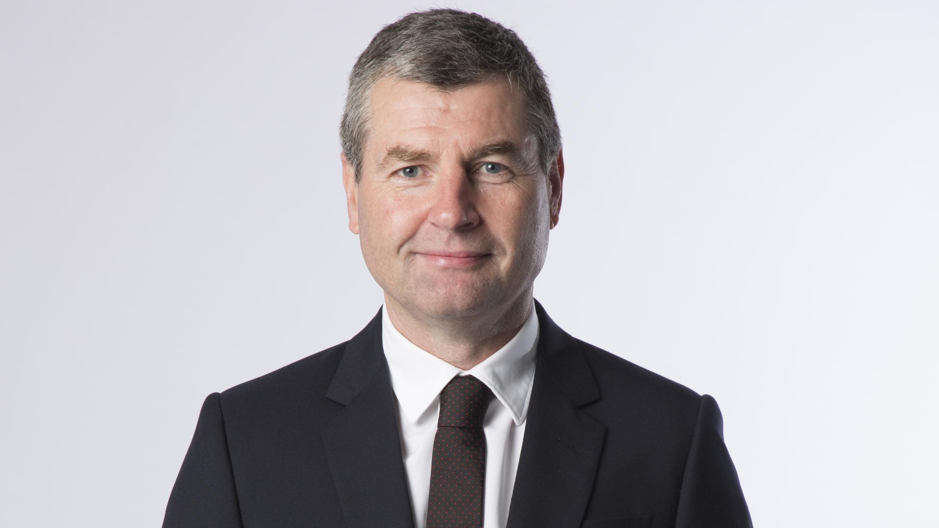 Denis Irwin outlines importance of sleeping patterns for footballers ...