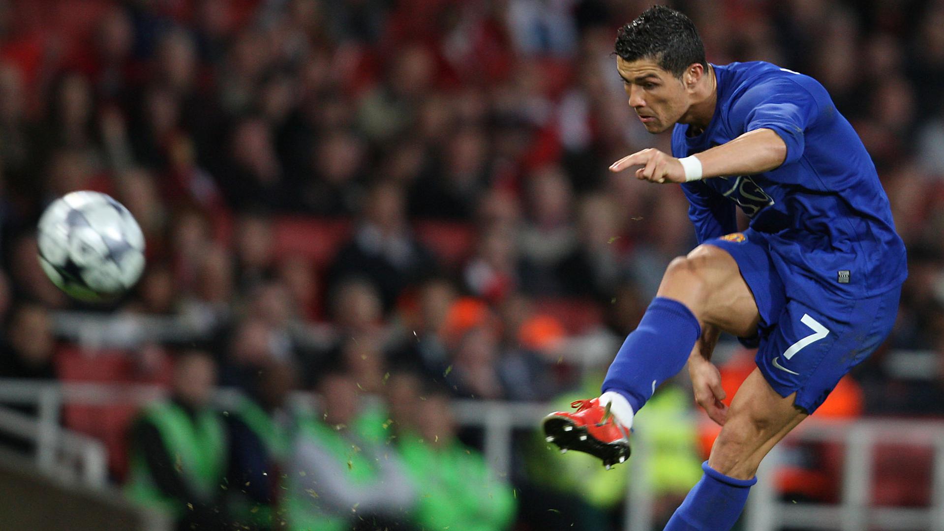 But du Jour: Ronaldo vs Arsenal | Manchester United - Site Officiel