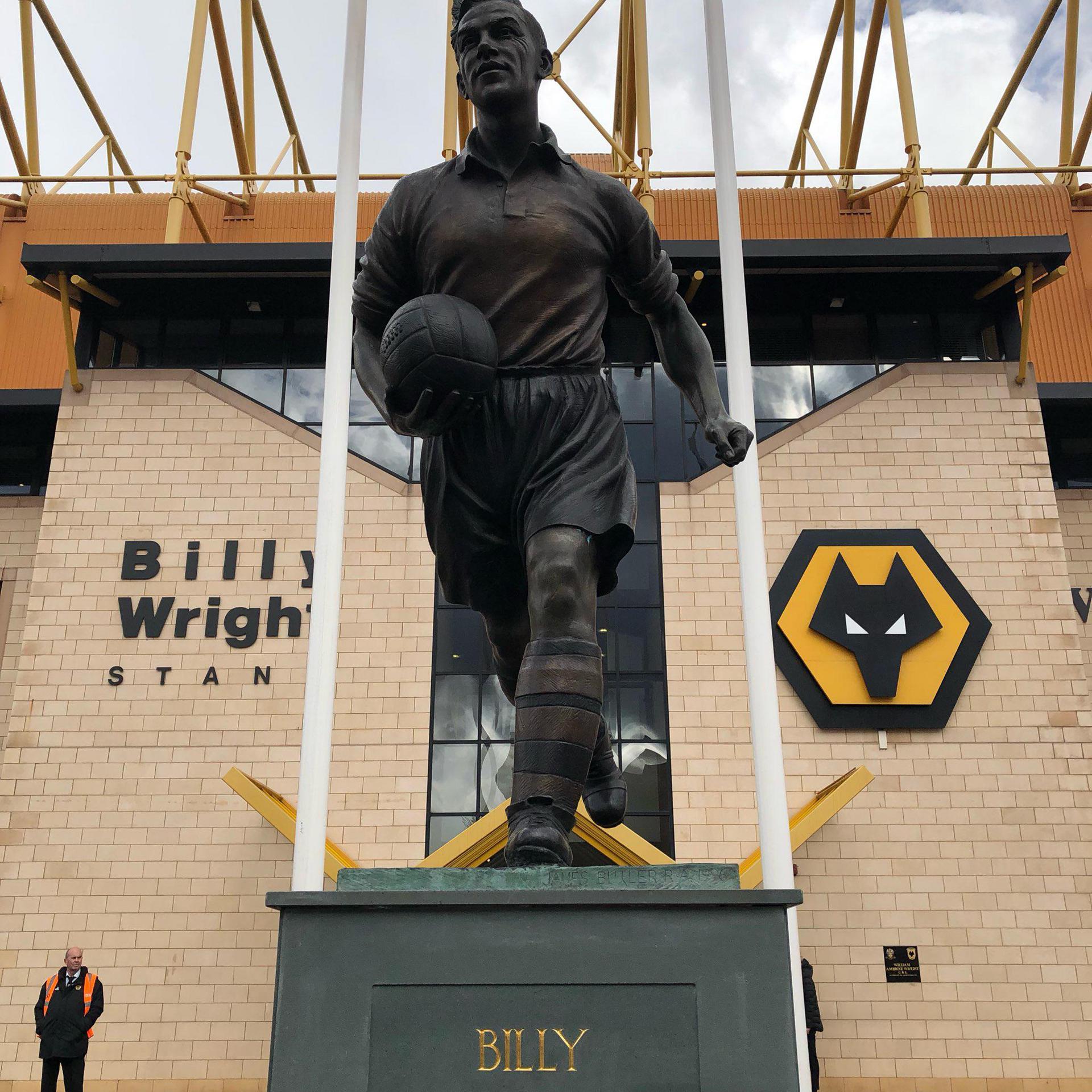 Match gallery from Wolves v Man United Premier League 2 April ...