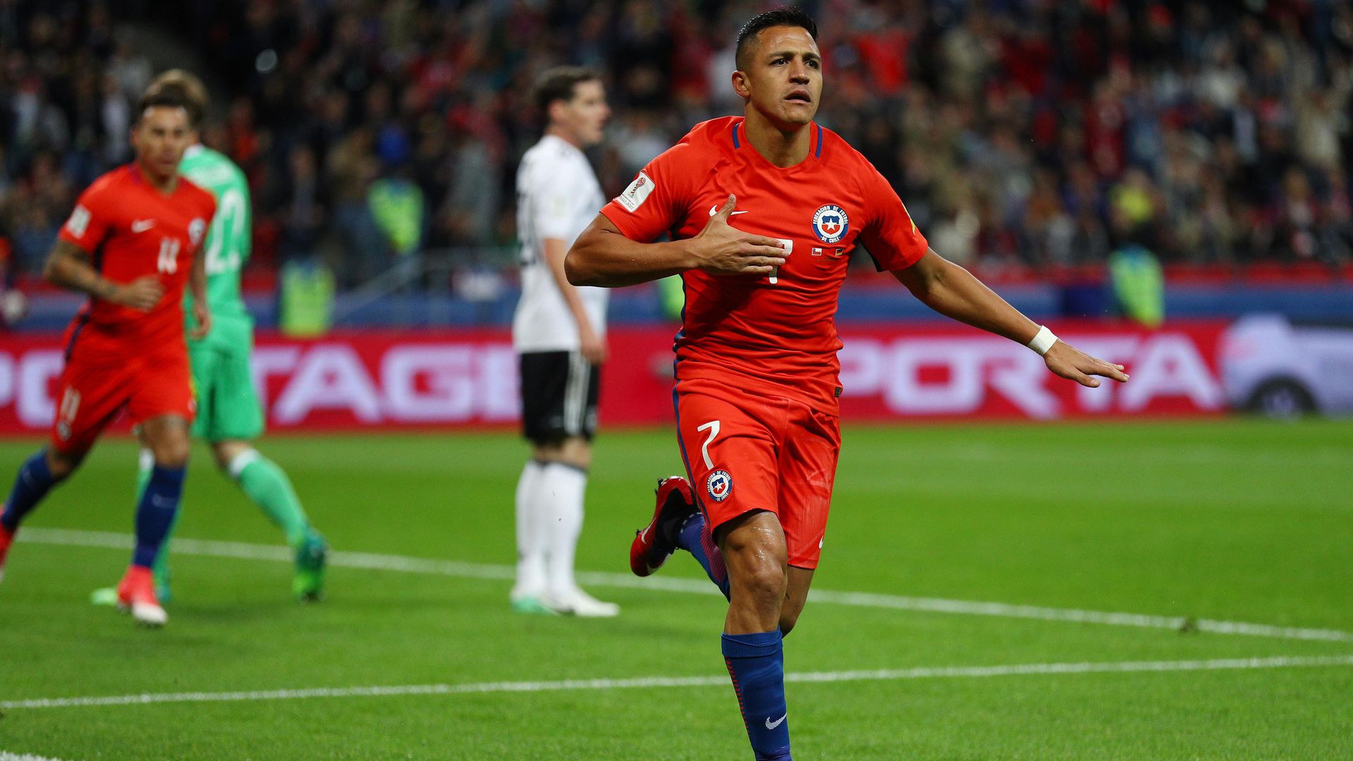 15-11-2018 - Internationals Follow the Reds in Action | Manchester United