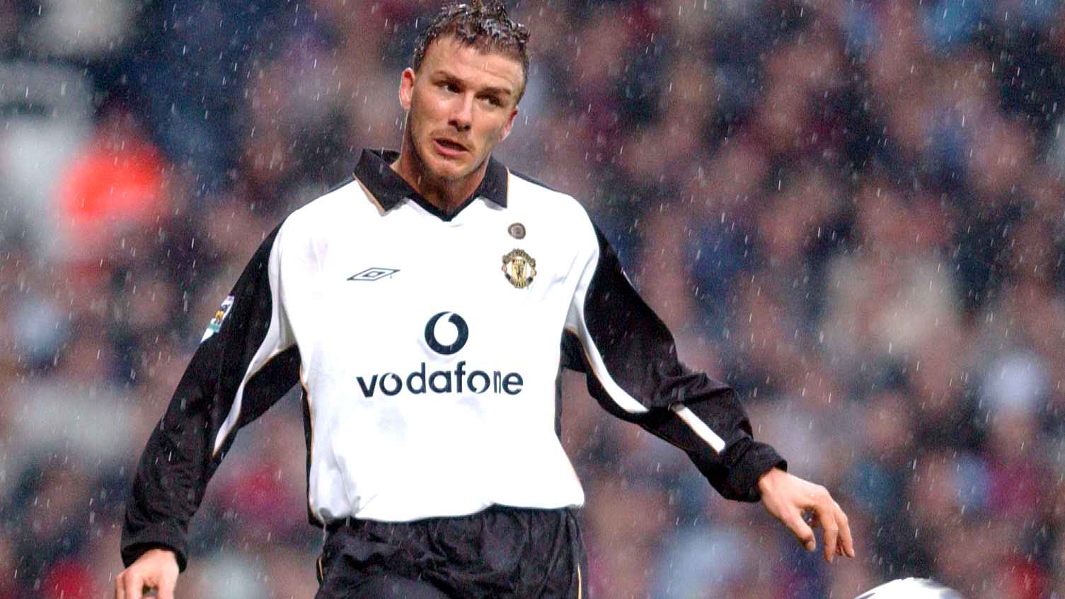 Top 10 David Beckham goals for United | Manchester United