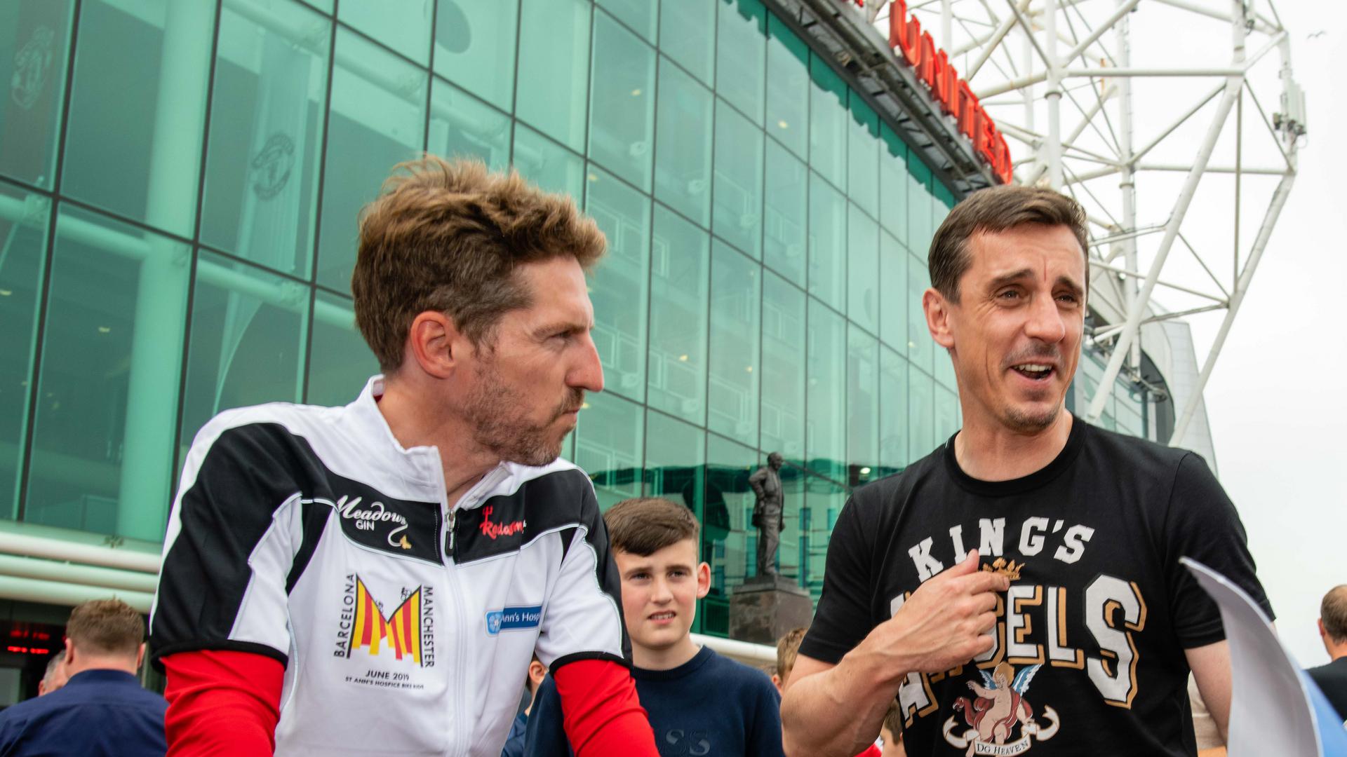 United legends greet Reds after charity bike ride | Manchester United