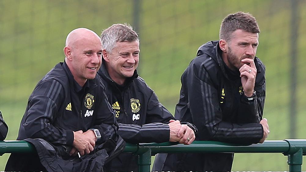 Nicky Butt says United youngsters must embrace Old Trafford atmosphere ...