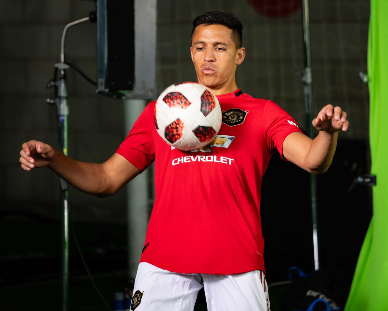 Man Utd midfielder Ethan Hamilton joins Southend on loan | Manchester ...