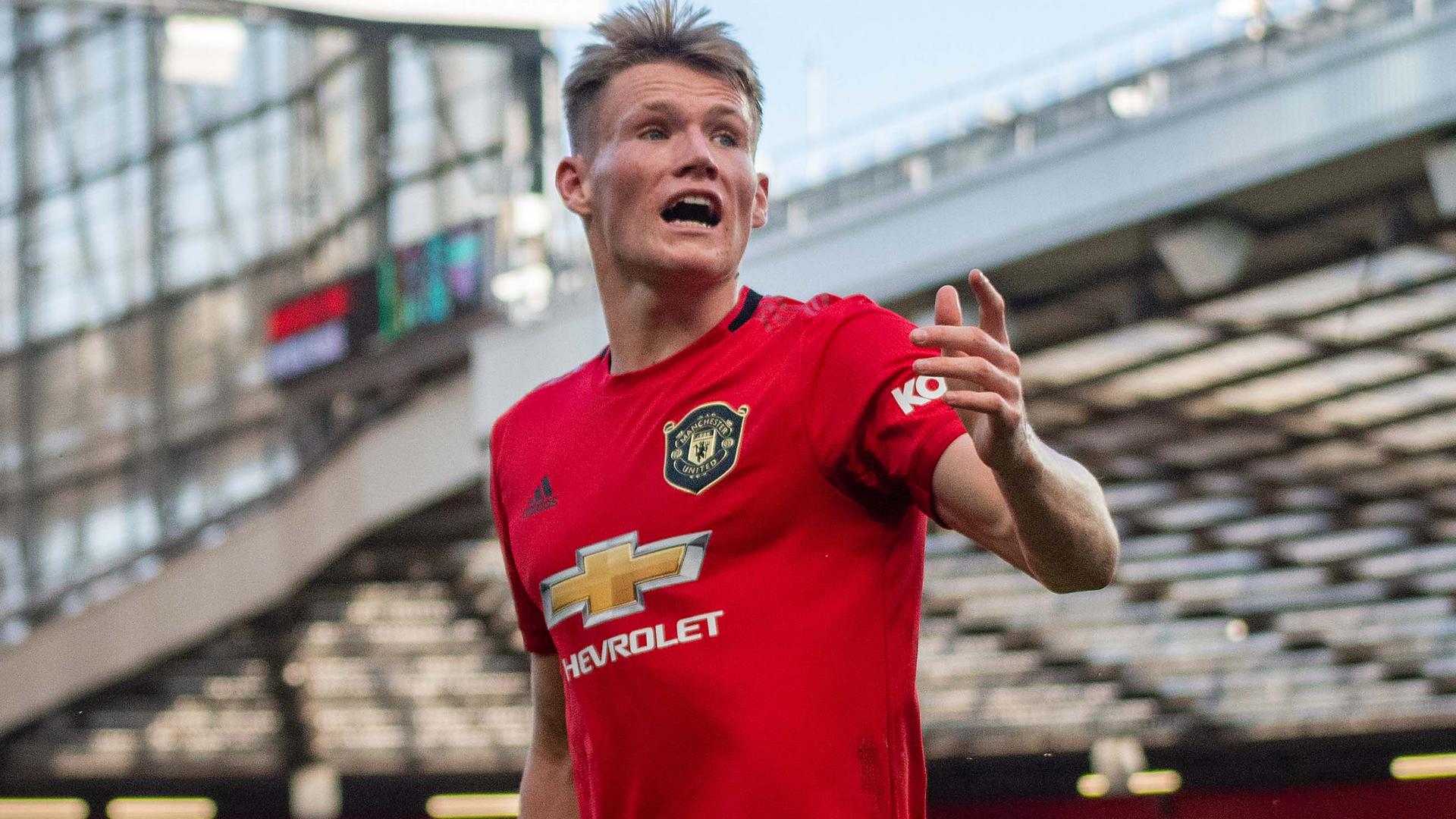 Scott McTominay praised by Liverpool defender Andy Robertson ...
