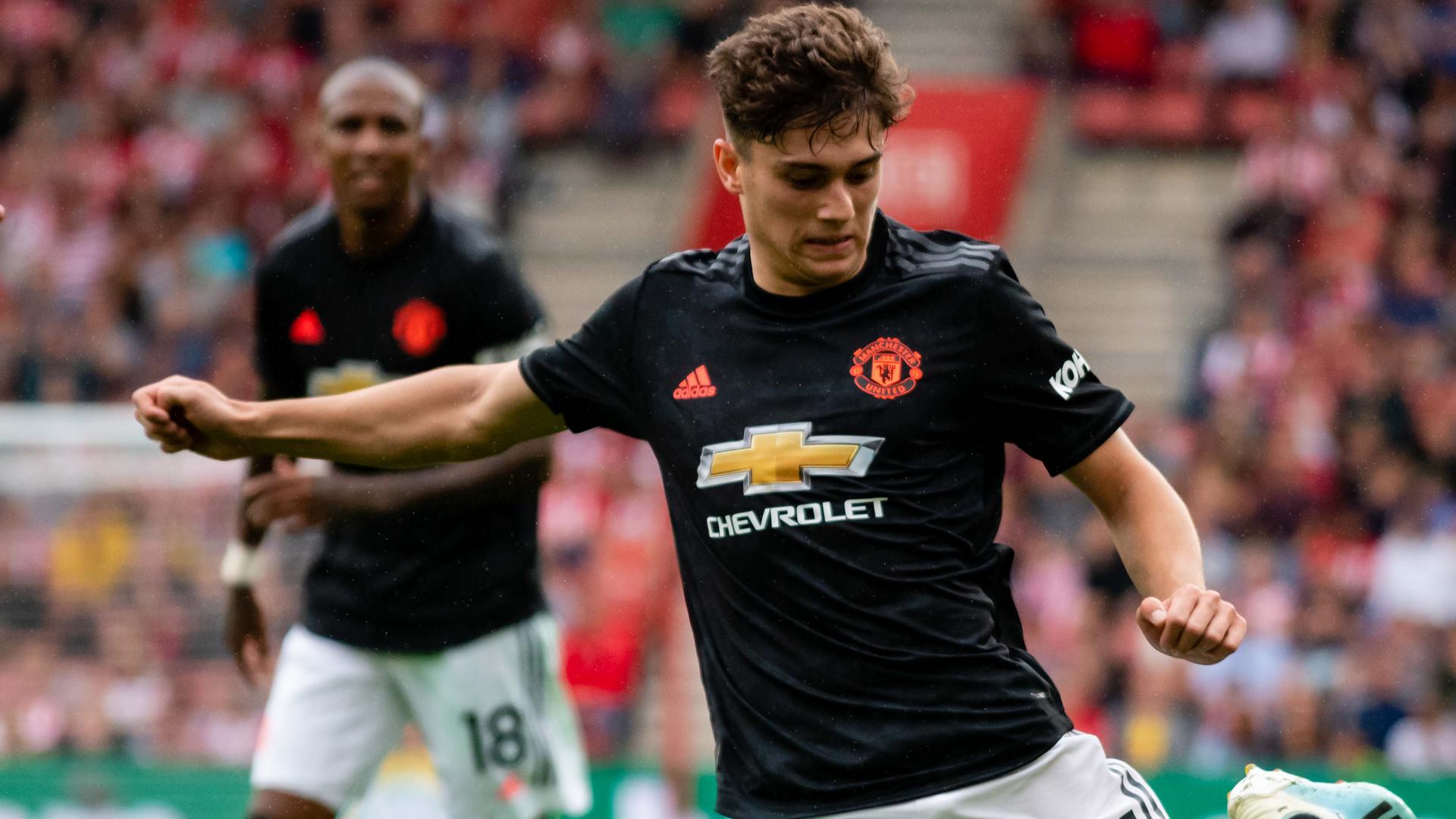 Split Screen Action Dan James goals | Manchester United