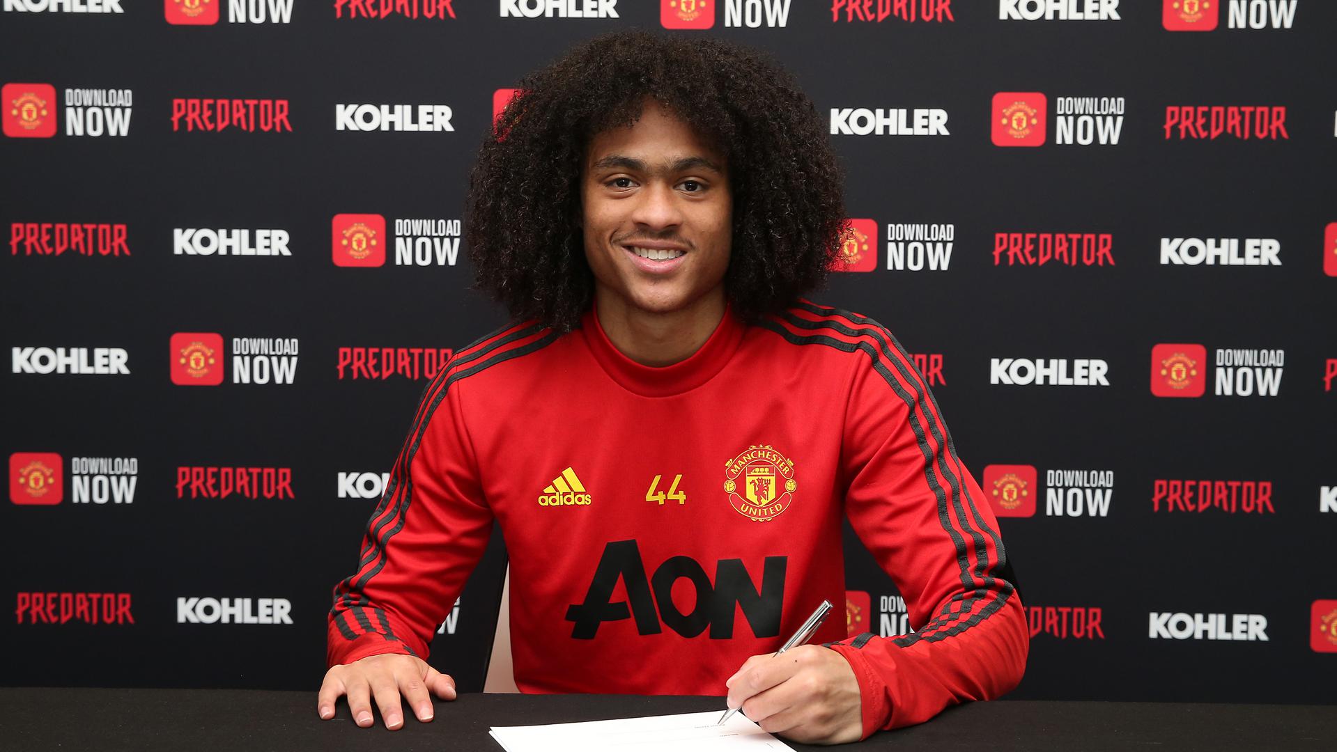 Tahith Chong interview after signing new Man Utd contract | Manchester ...