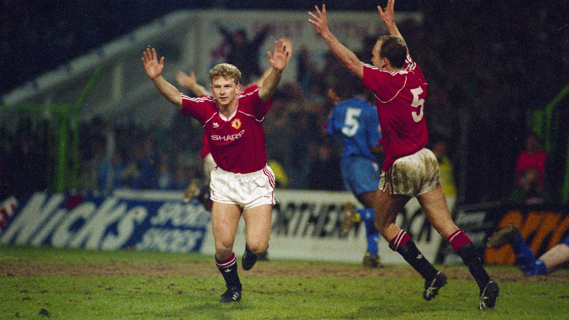 Goal of the Day Mark Robins v Oldham Athletic 11 April 2020 ...