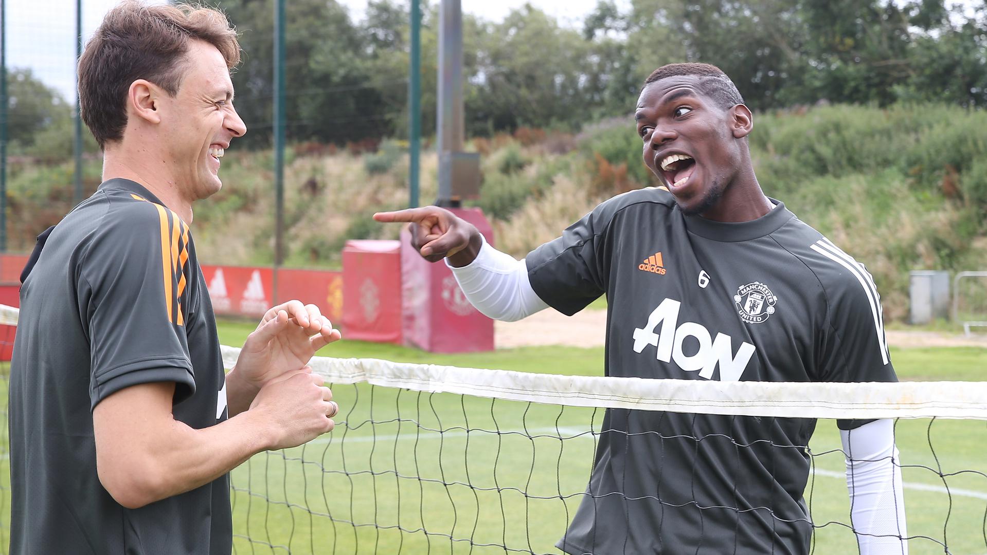 Exclusive video of Man Utd training before Leicester City match on 26 ...