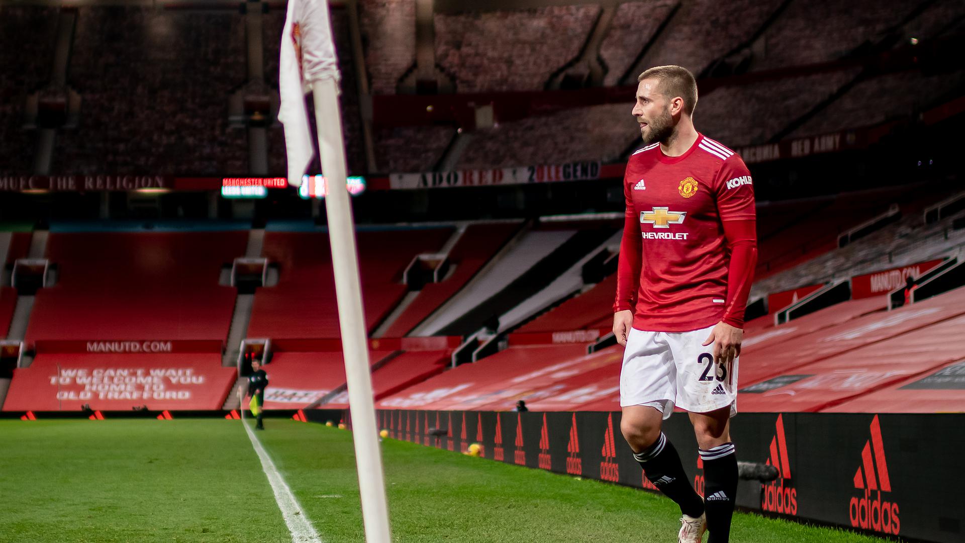 Luke Shaw discusses helping his Man Utd team-mates | Manchester United