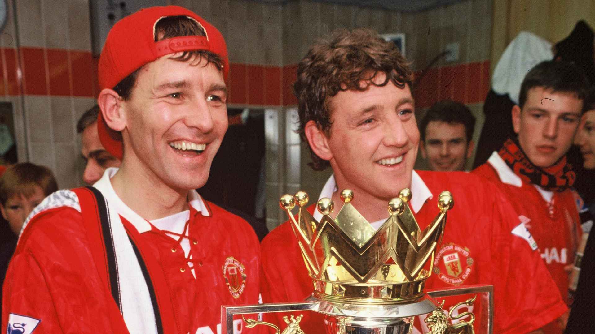 Steve Bruce recalls Man Utd title party at his house 1993 on UTD ...