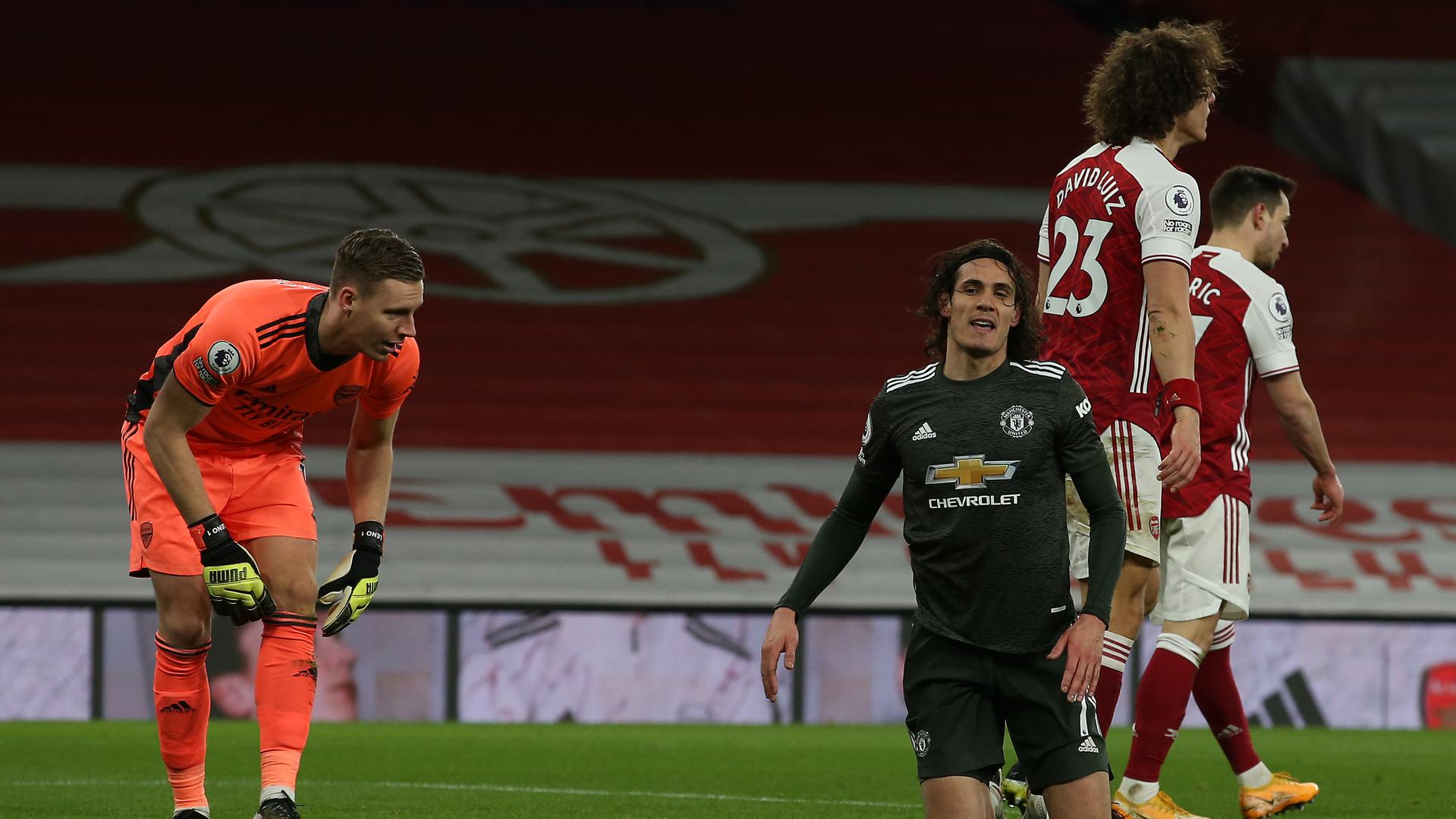 Edinson Cavani two chances during Arsenal 0 Man Utd 0 | Manchester United