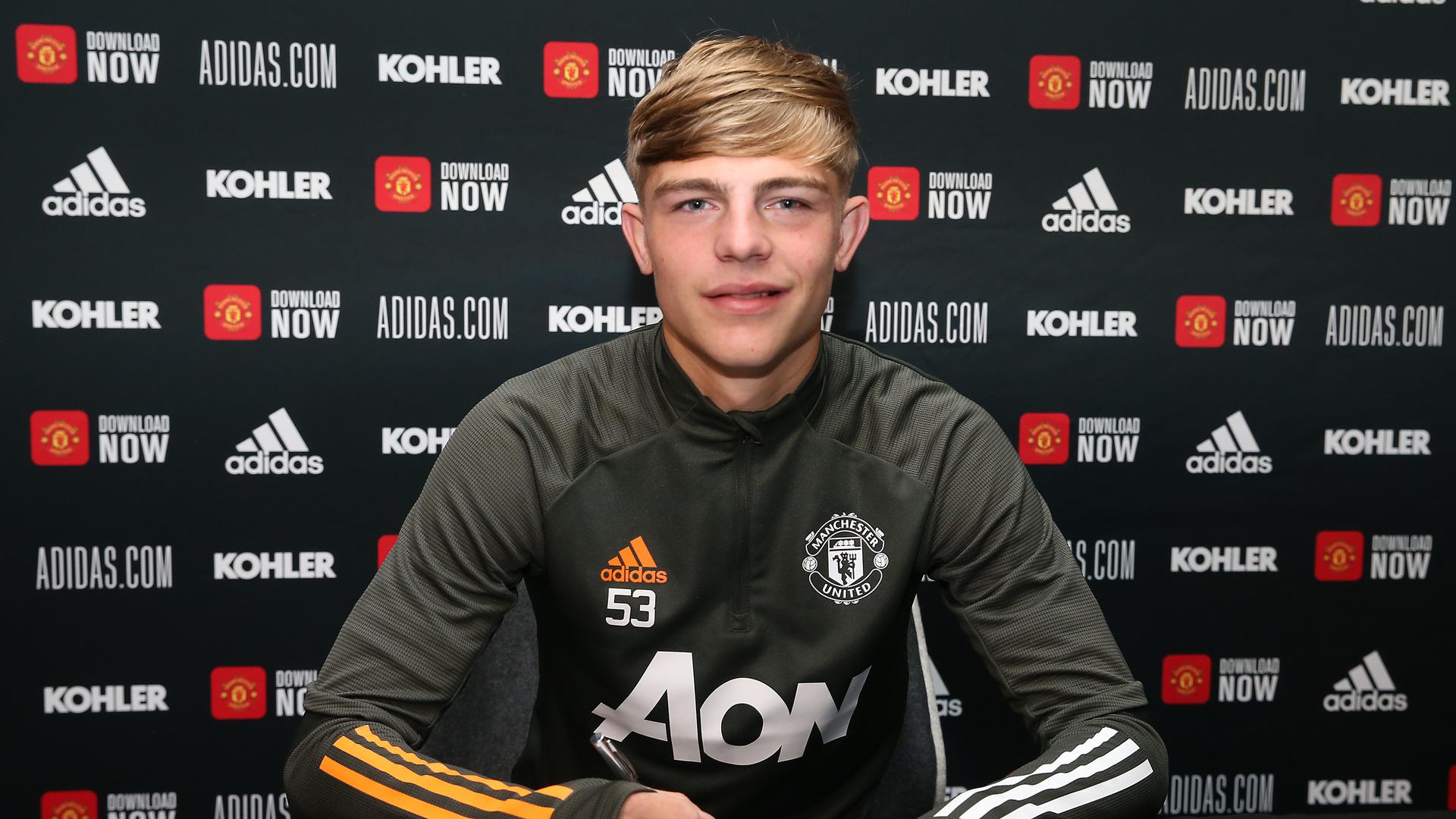 Brandon Williams delighted to sign new Man Utd contract | Manchester United
