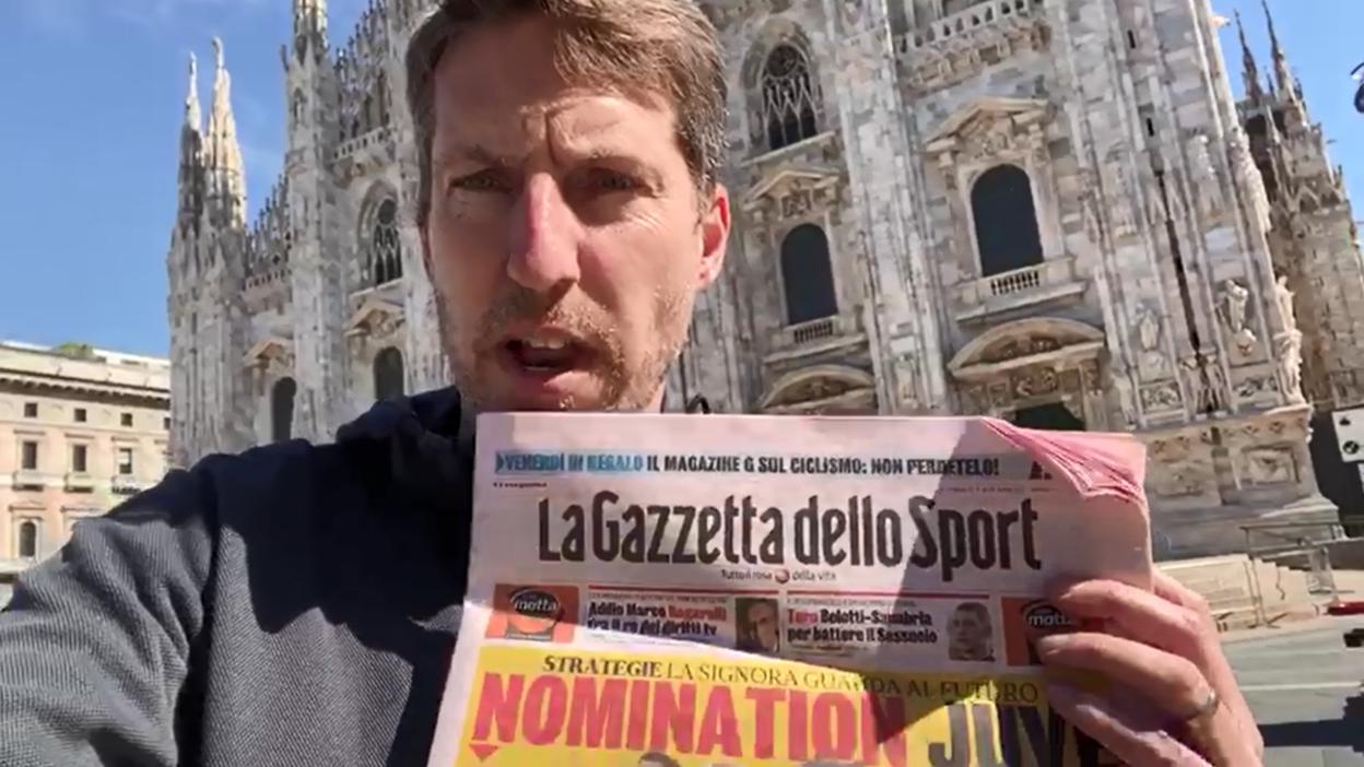 Andy Mitten describes local paper outside Duomo di Milano | Manchester ...