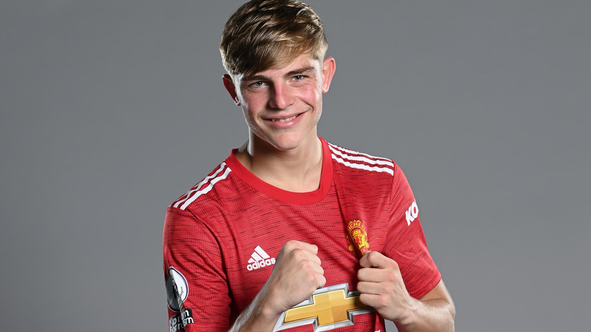 Tuesday Briefing: Brandon, his nana and Moscow! | Manchester United