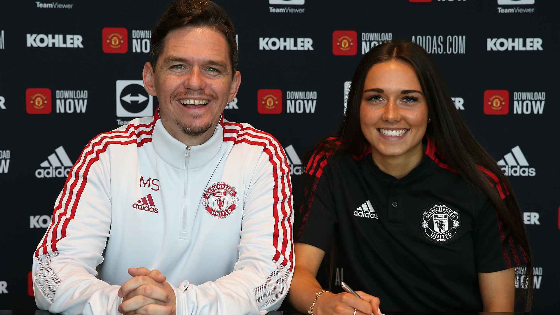 Tara Bourne signs first professional deal with Man Utd Women ...