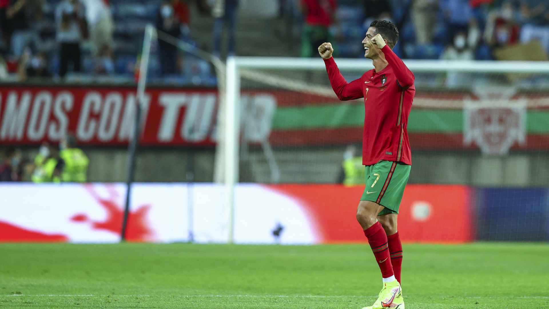 Cristiano Ronaldo posts Instagram message after breaking international ...