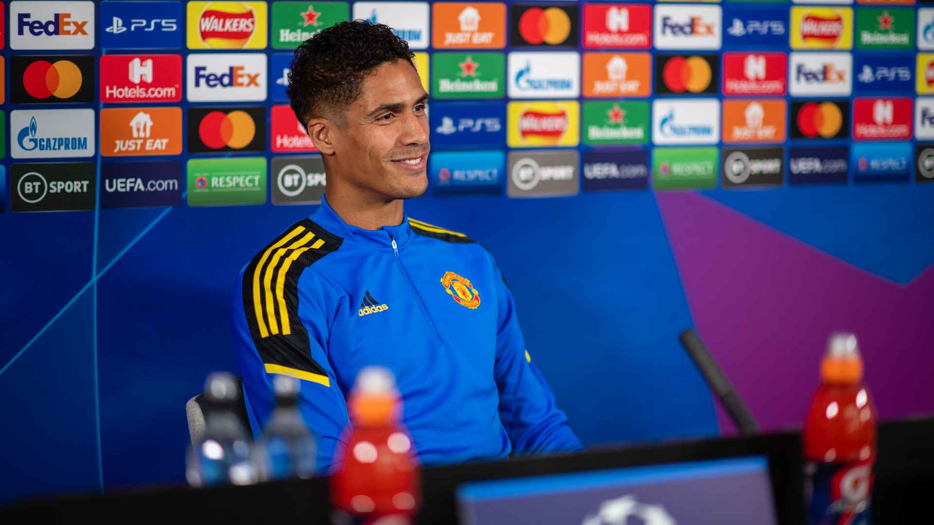 Raphaël Varane anticipa el partido ante Villarreal por Champions League ...