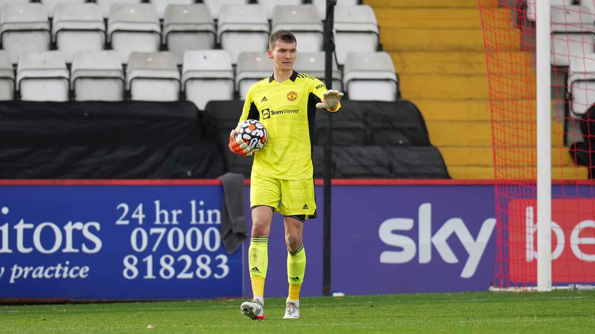 Loan watch: Matej Kovar puts in Man of the Match displays for Burton Albion 17 April 2022 ...