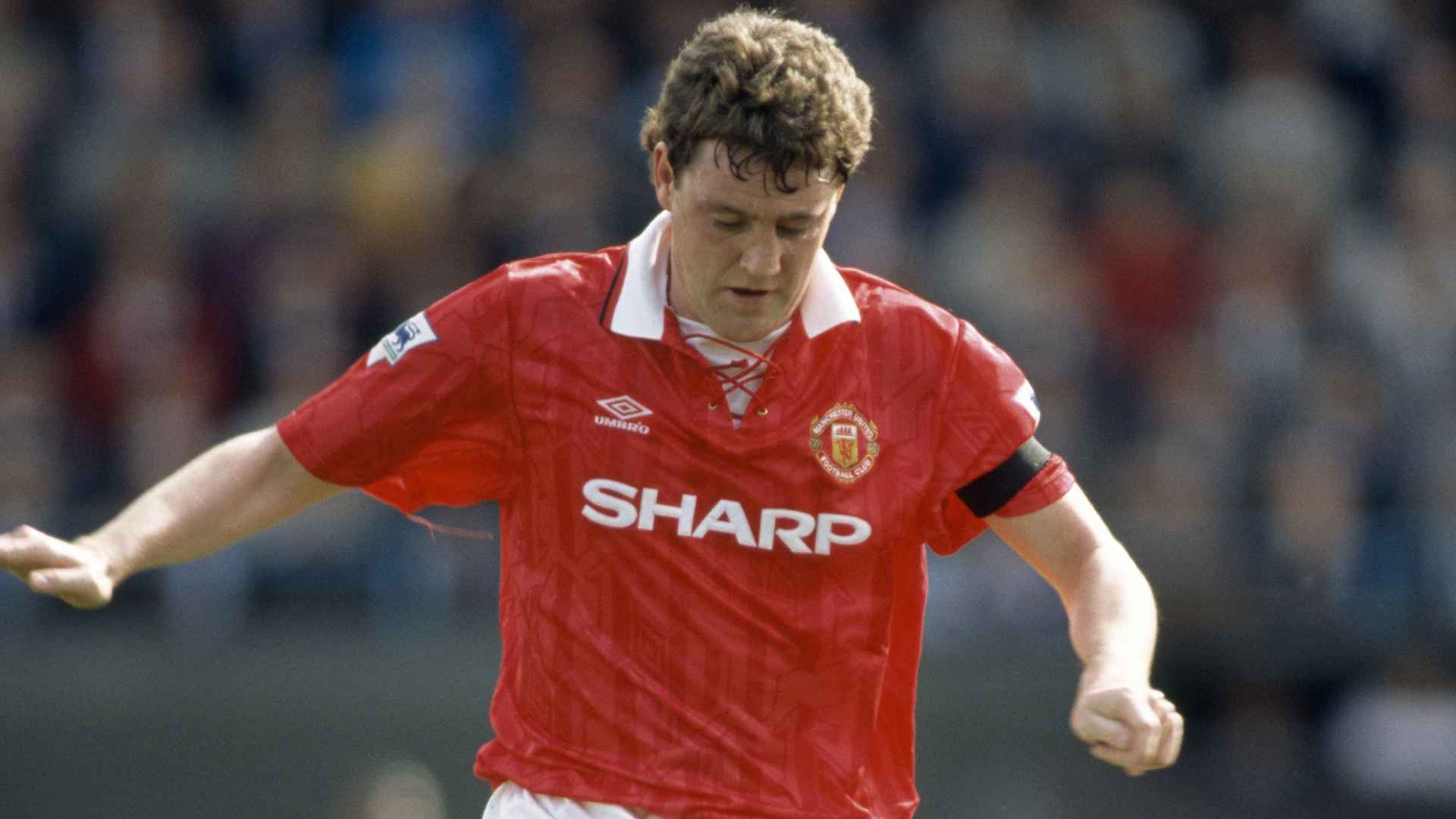 Goal of the Day: Bruce v Oldham | Manchester United