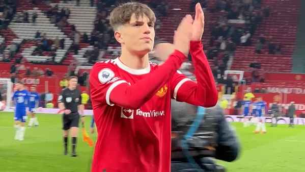 Phone Footage Alejandro Garnacho claps fans after Man Utd debut ...