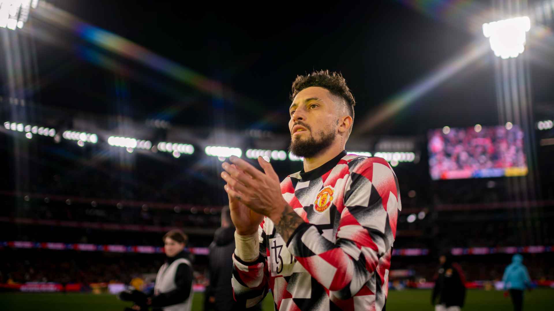 Alex Telles posts classy farewell message following Man Utd departure ...