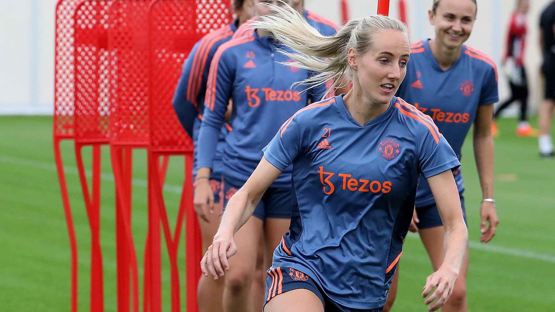 Millie Turner returns to Man Utd Women training and raises awareness of ...