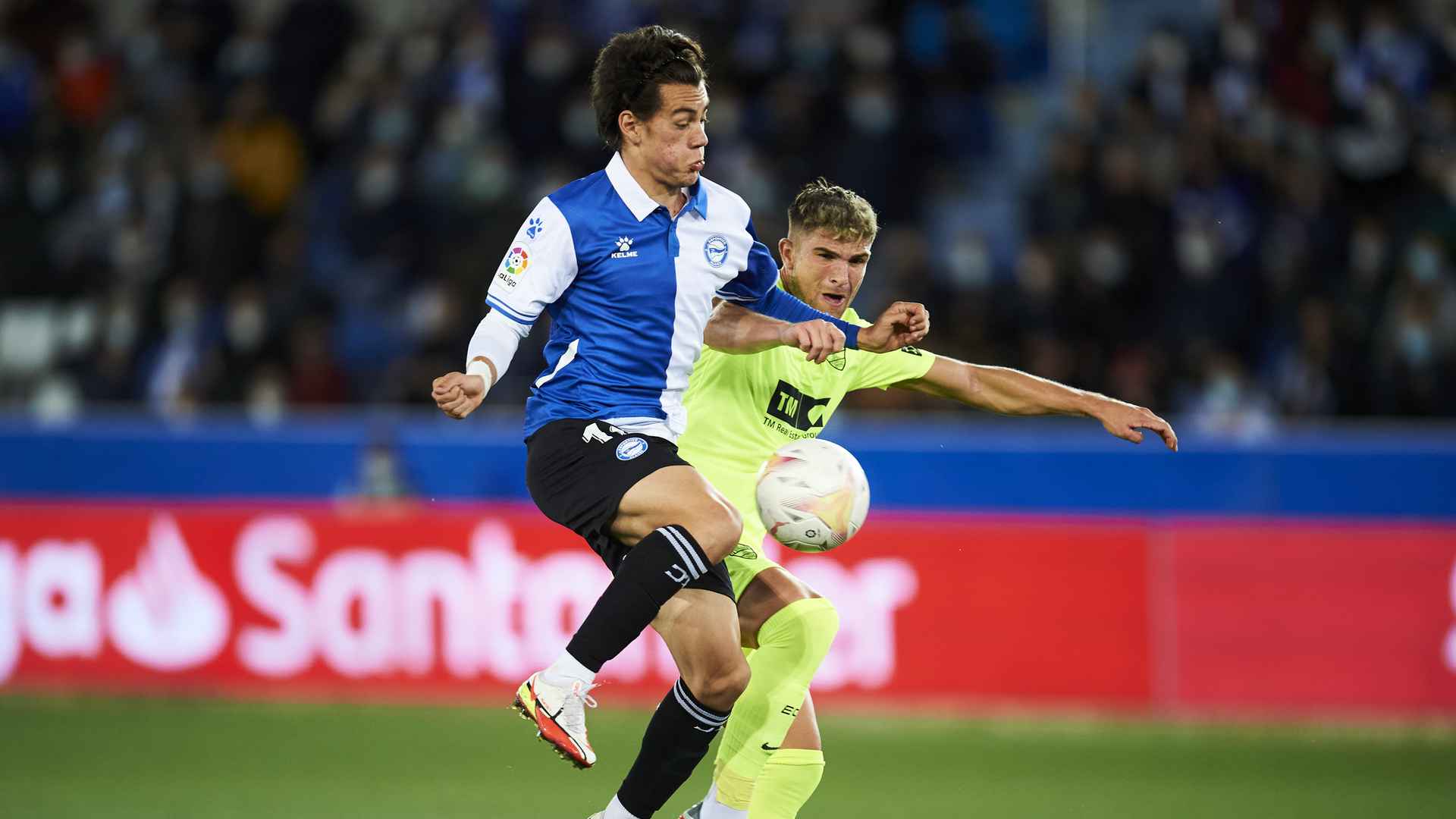 Diego Forlan preaches patience with United loanee Facundo Pellistri ...