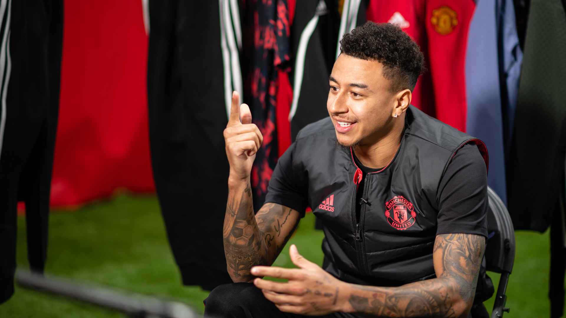 Jesse Lingard meets the Little Devils | Manchester United