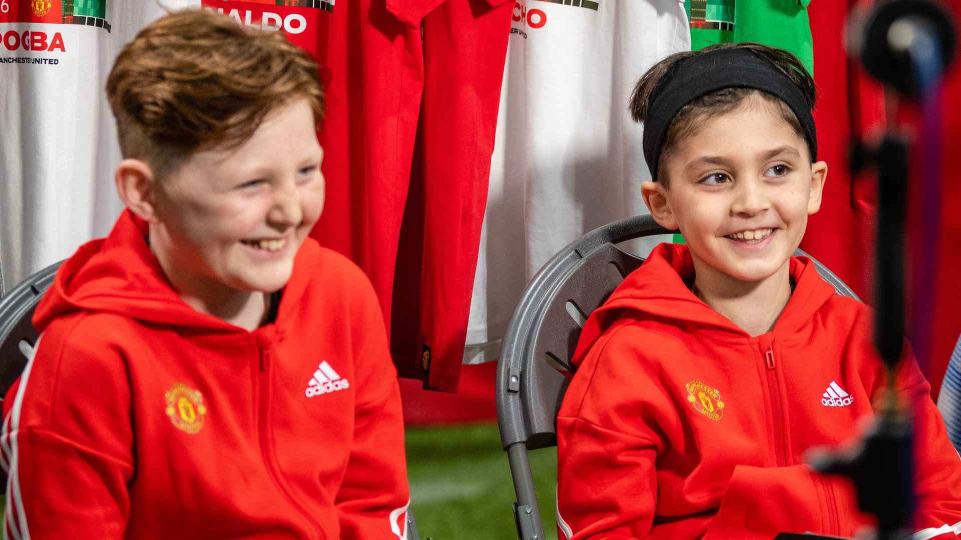 Team-mate tales with the Little Devils! | Manchester United