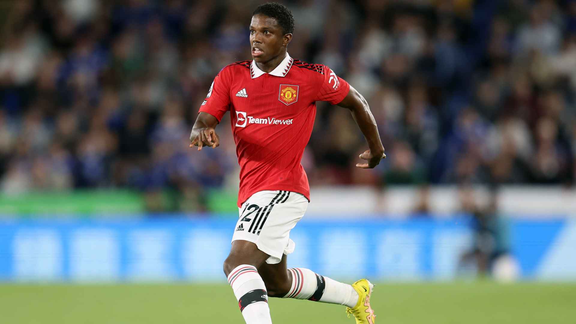 Tyrell Malacia reveals patience to win left back position off Luke Shaw ...