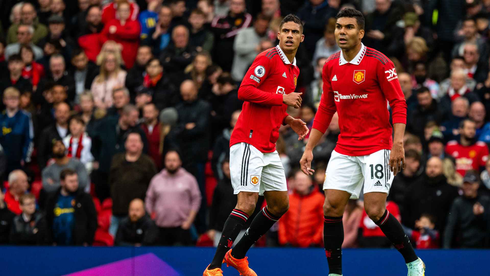 What has Raphael Varane been saying to Casemiro? | Manchester United