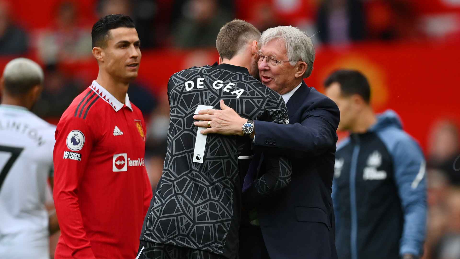 De Gea proud to receive honour from Sir Alex | Manchester United