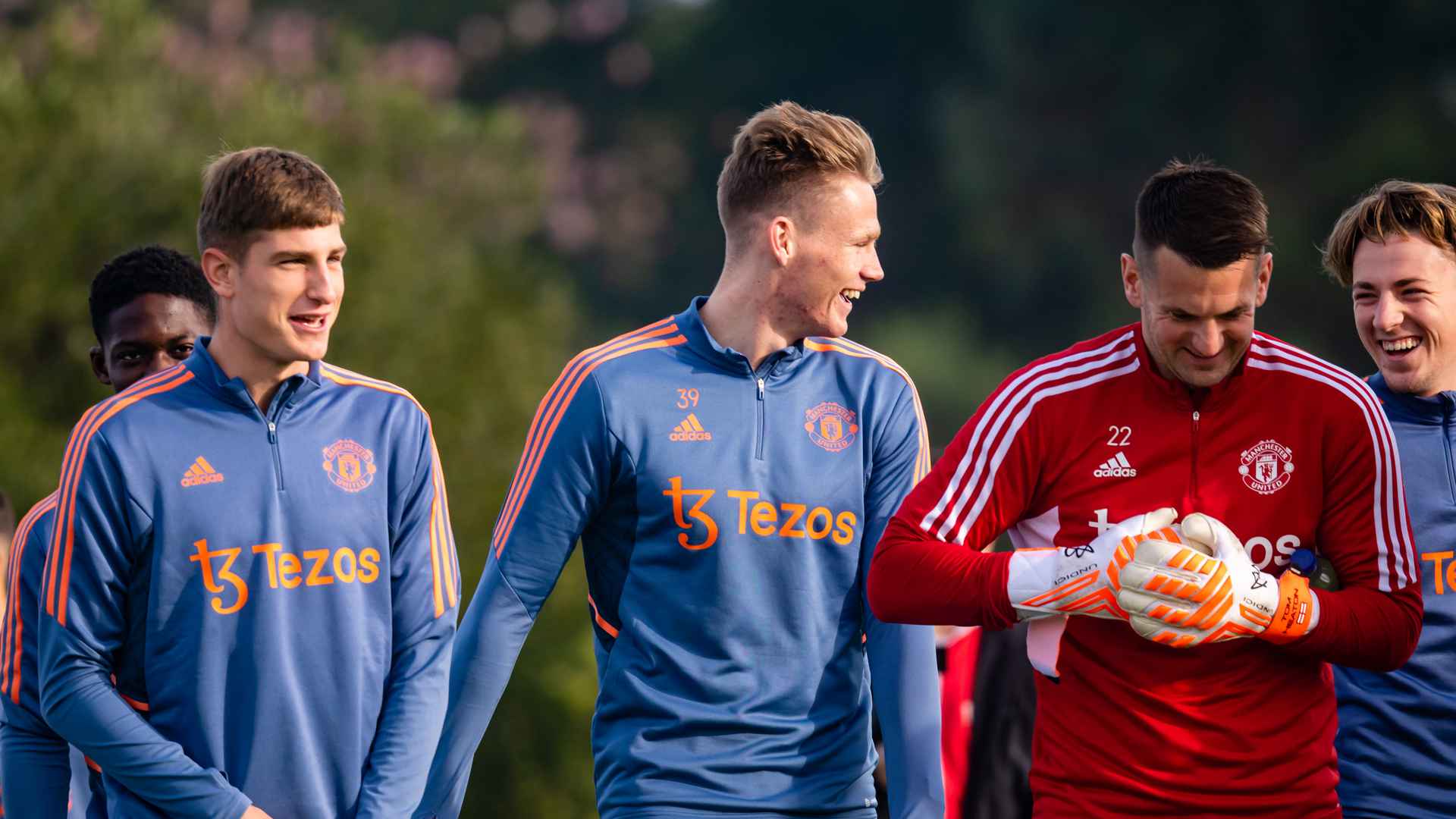 Training highlights: Eight minutes of gold | Manchester United