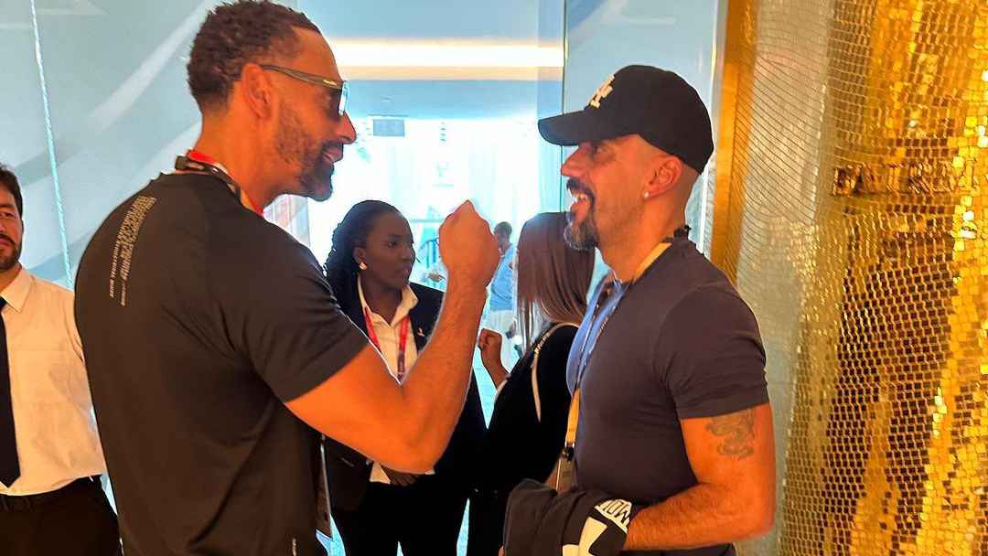 Rio Ferdinand meets Seba Veron at World Cup | Manchester United