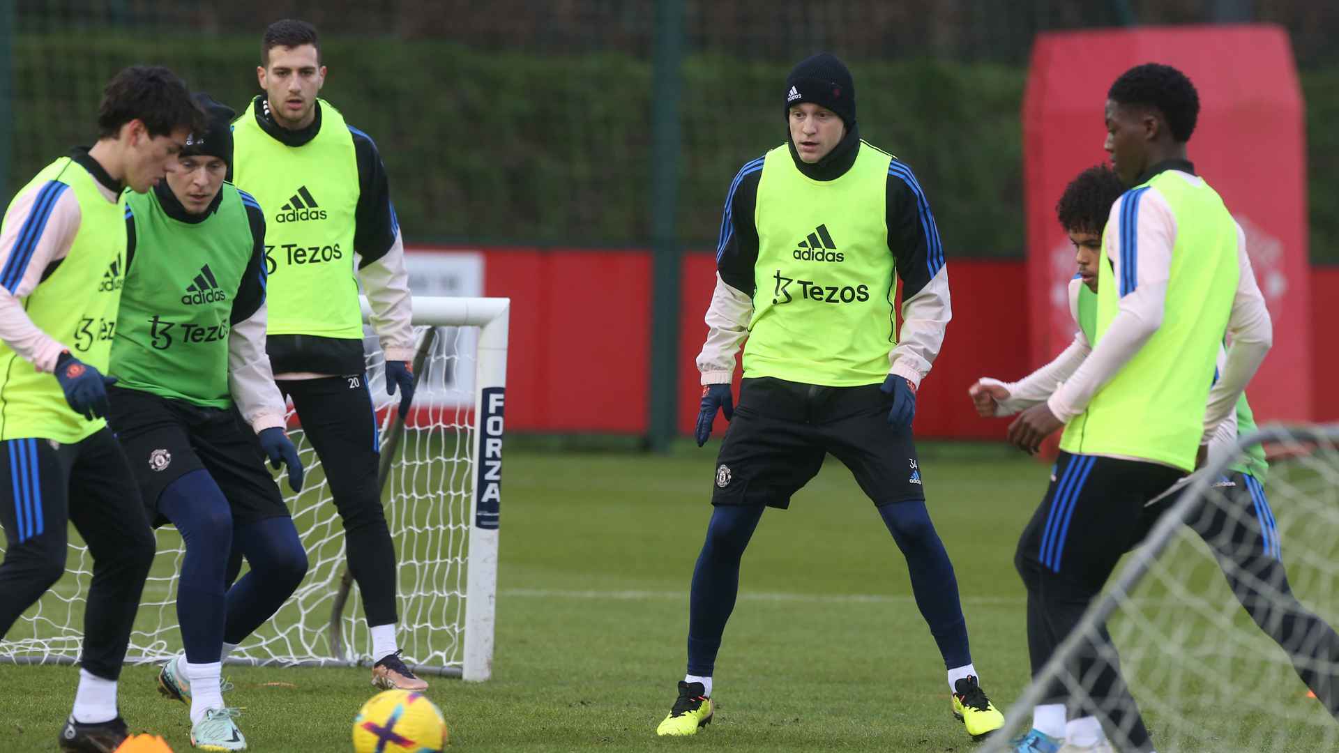 Training highlights: Defensive duo return | Manchester United