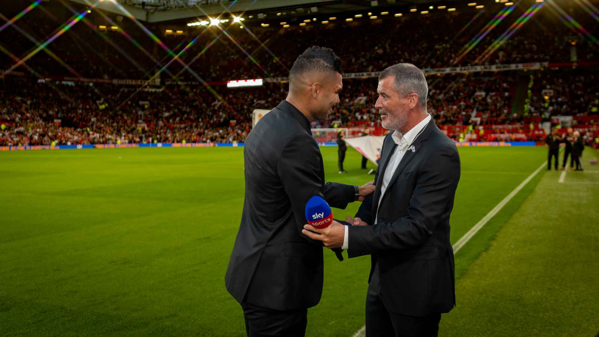 Roy Keane greets Casemiro at Old Trafford | Manchester United