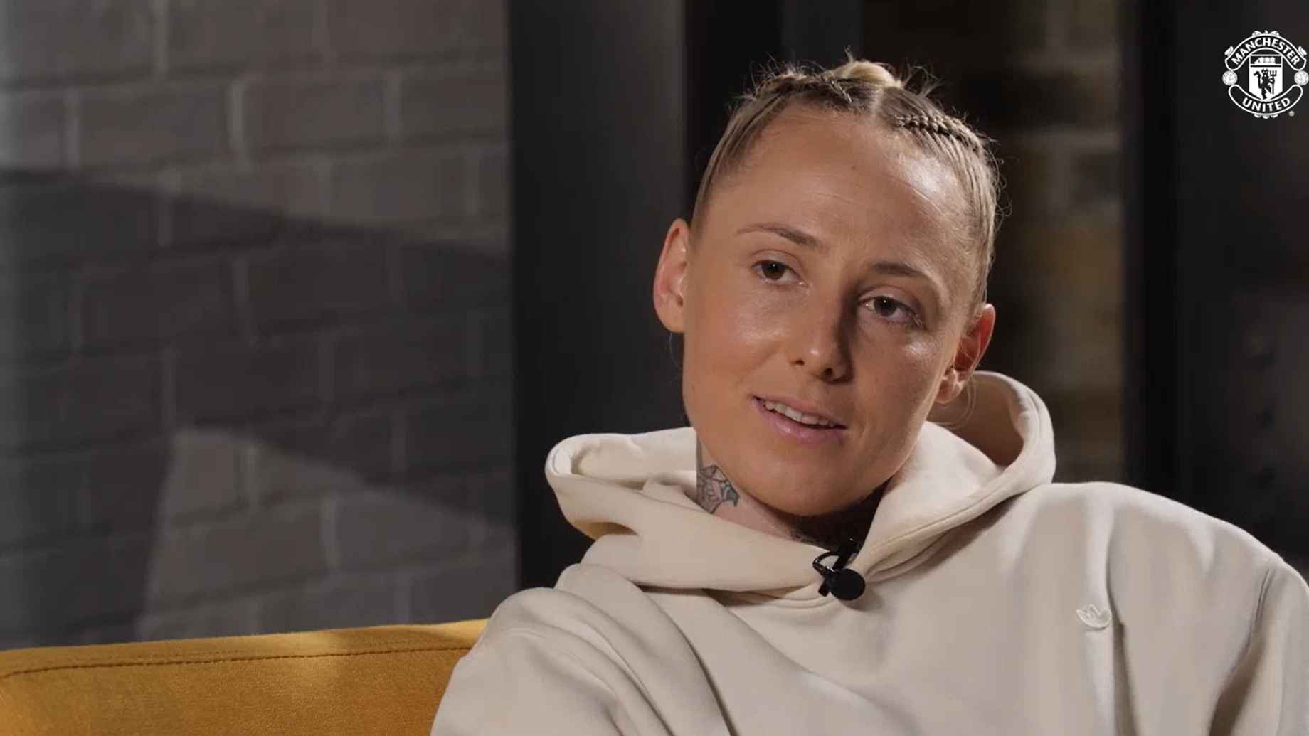 Leah Galton's Instagram, Twitter & Facebook on IDCrawl