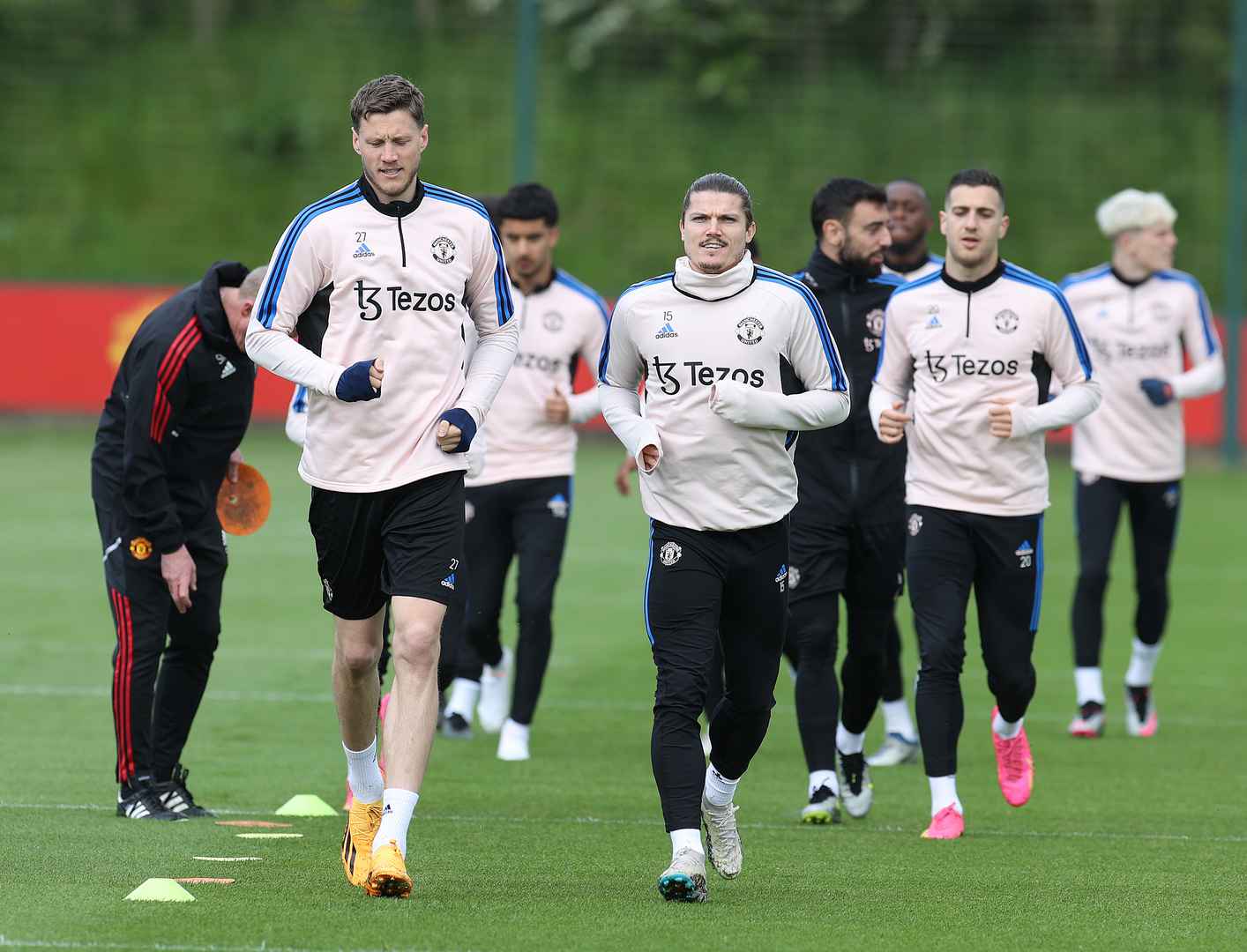 Man Utd train before Wolves match | Manchester United