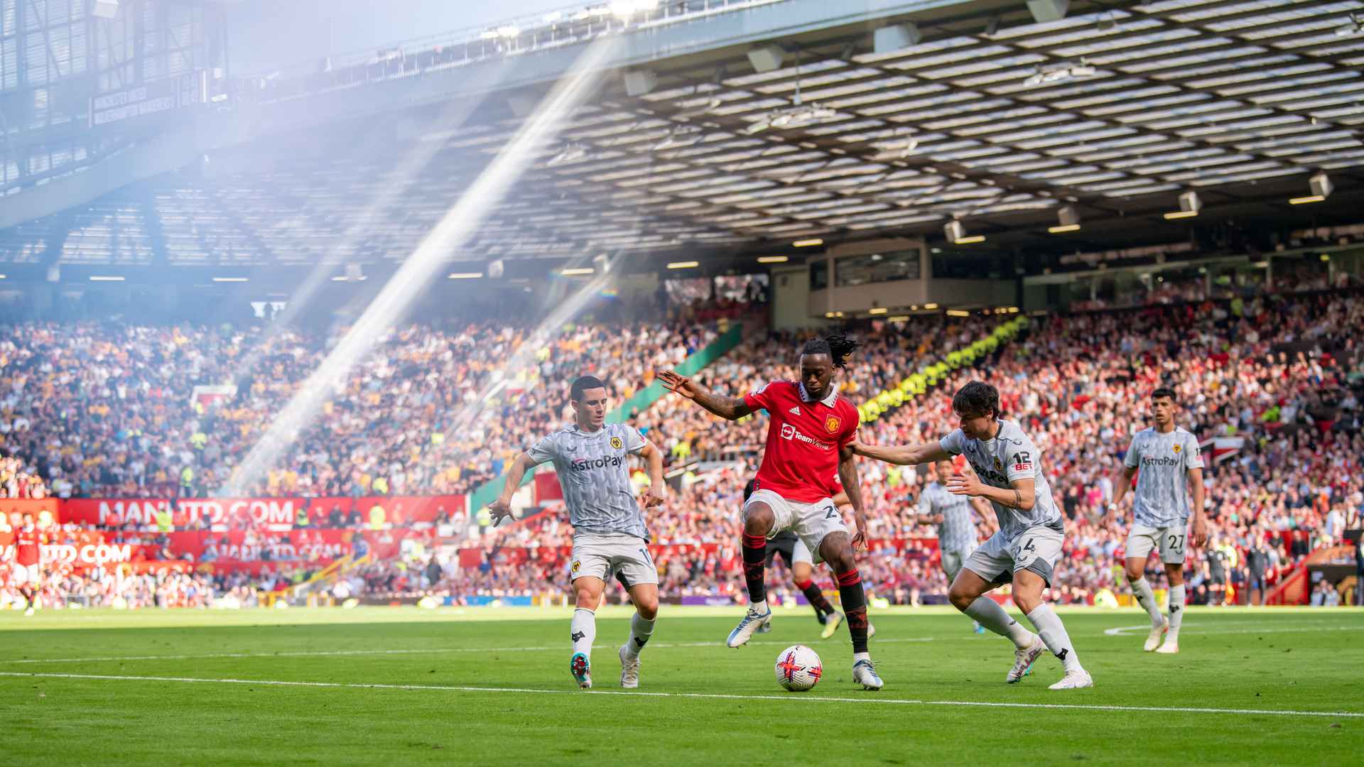 How Man Utd fans reacted to 2023/24 fixtures including first game v ...