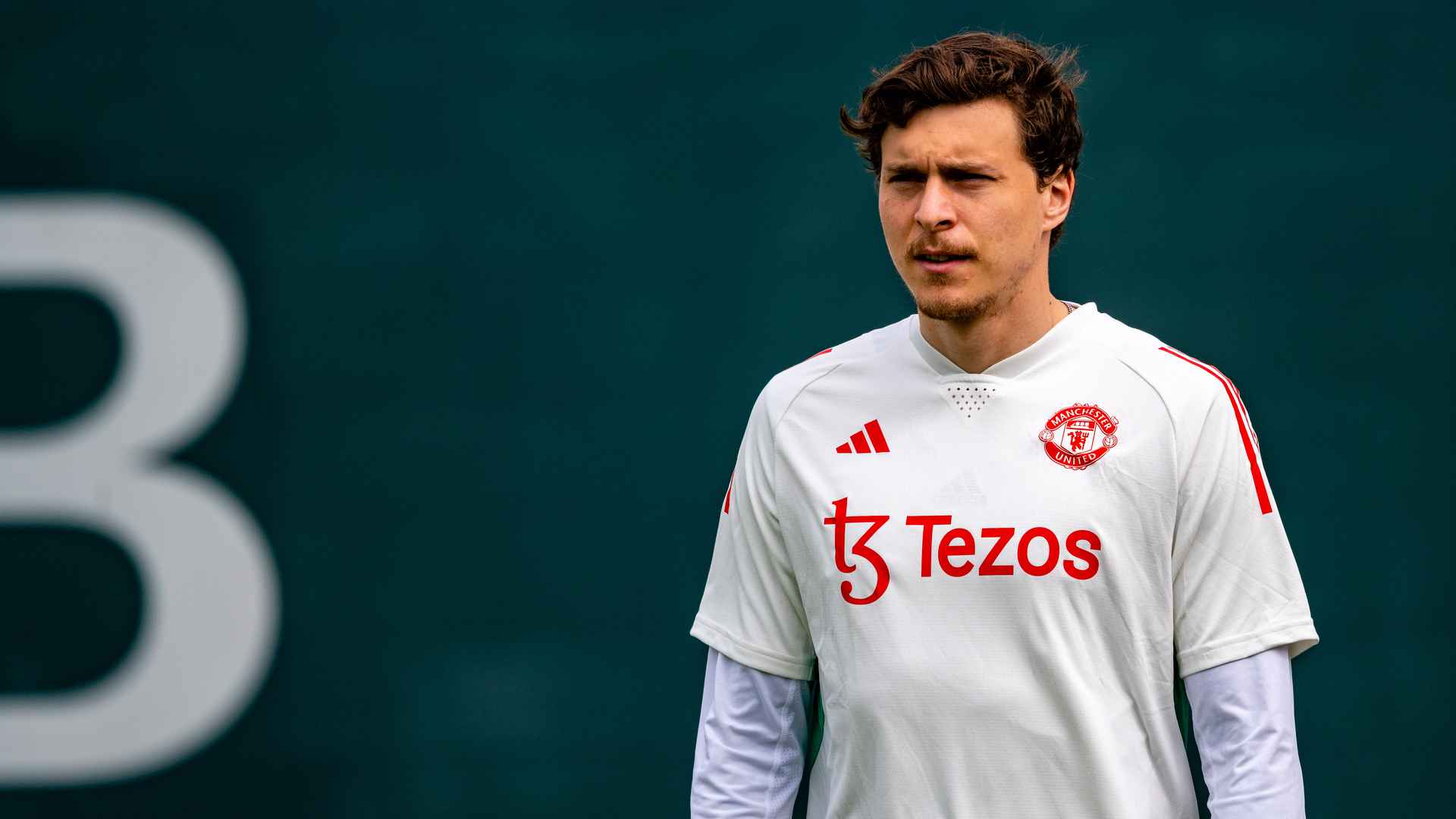 Victor Lindelof reveals new tattoos with special show Ink Sessions ...