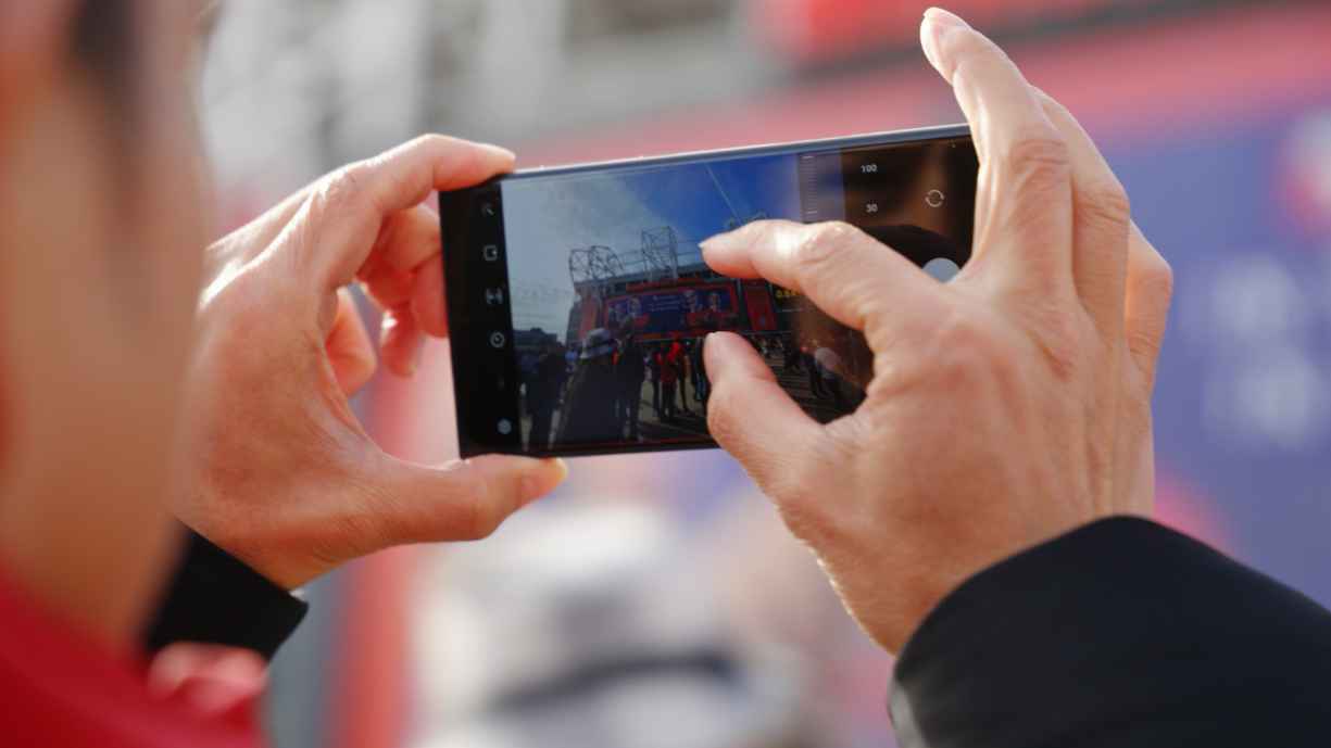 Snapdragon x Man Utd: what makes a great photo? | Manchester United