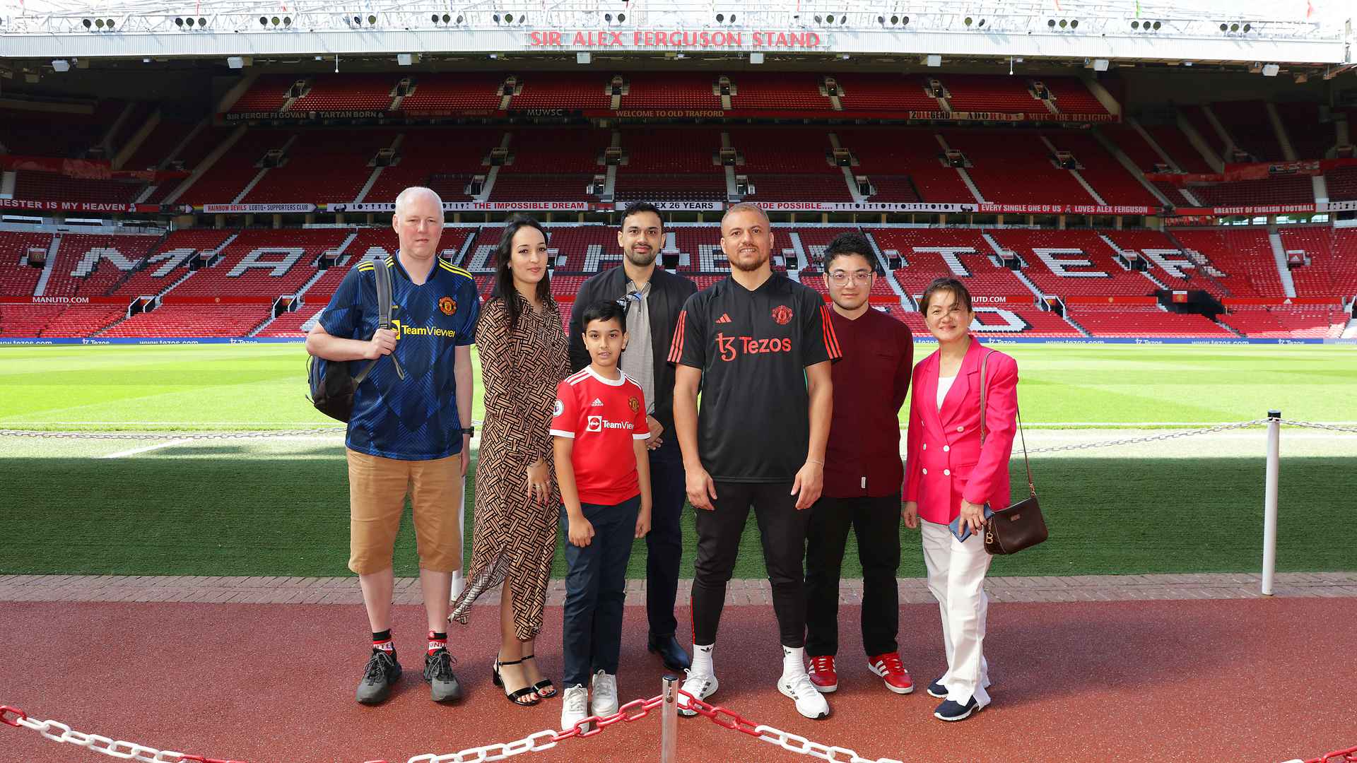 Man Utd fans become legends at new museum exhibit NFT launch ...