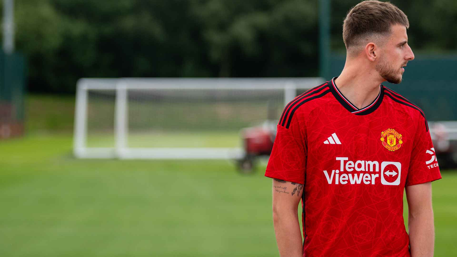 Mason Mount describes new Man Utd kit | Manchester United