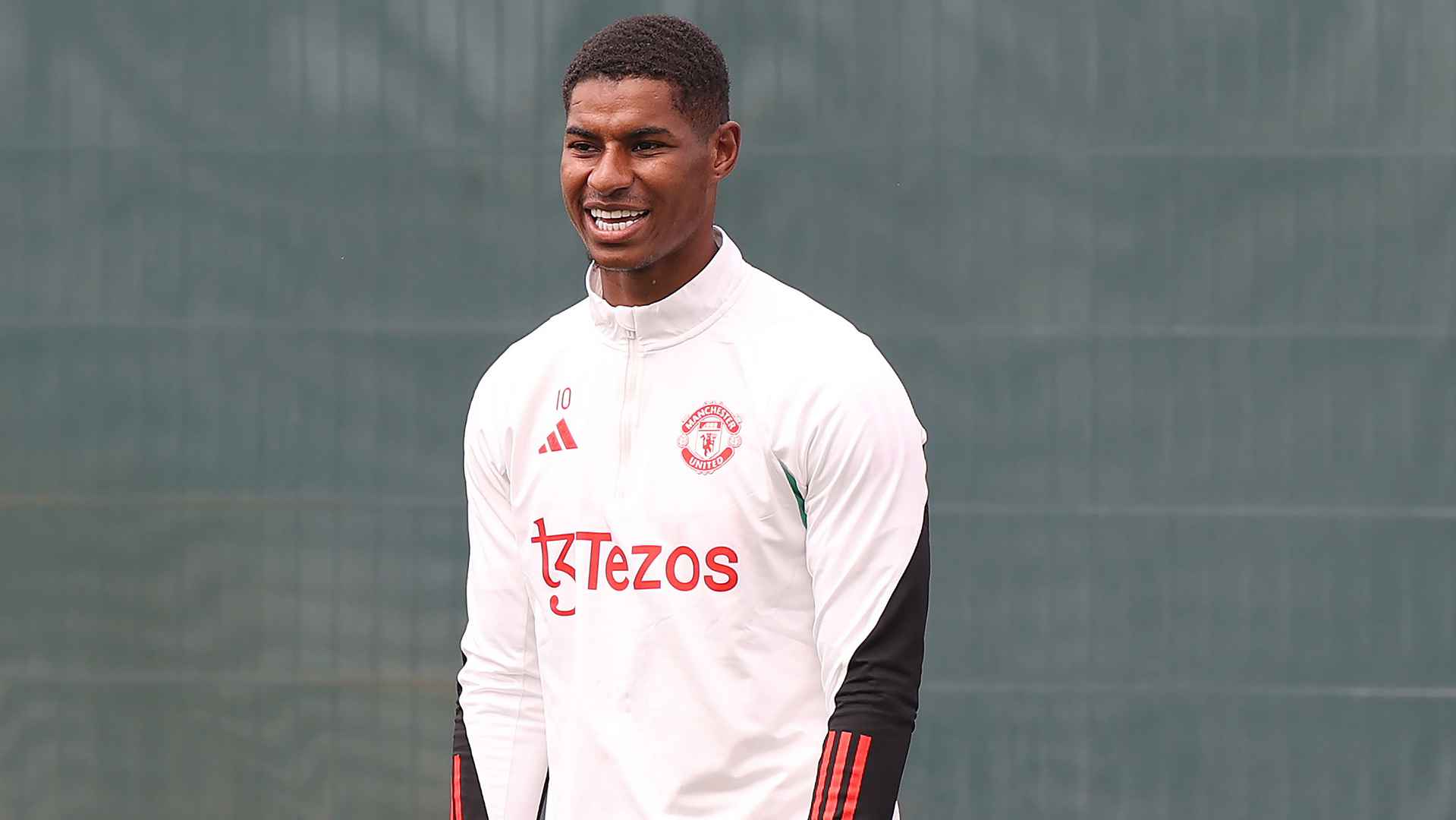 Marcus Rashford aims to inspire Man Utd Academy players after signing ...