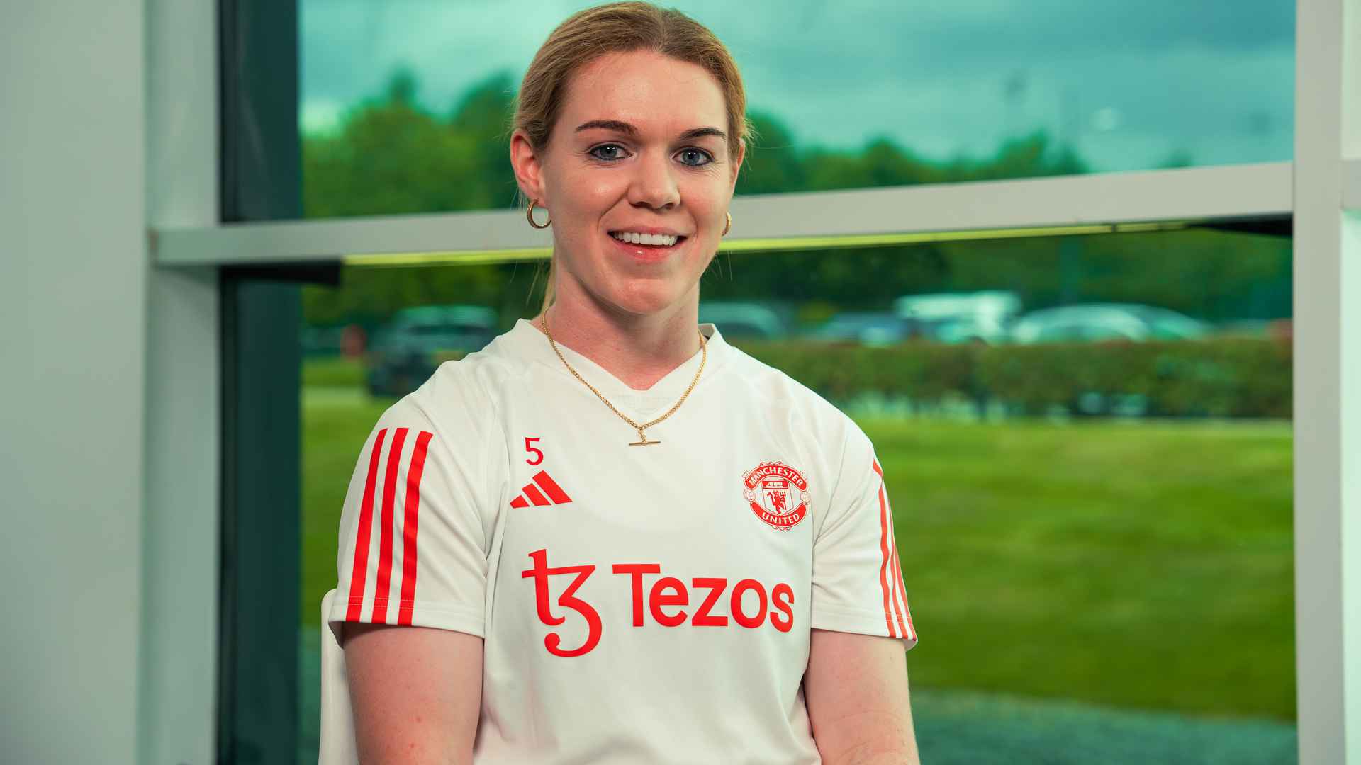 Aoife Mannion speaks out after signing new Man Utd contract ...